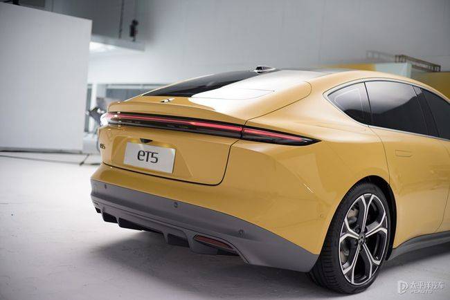 给我一个不心动的理由 蔚来ET5实拍解析_搜狐汽车_搜狐网