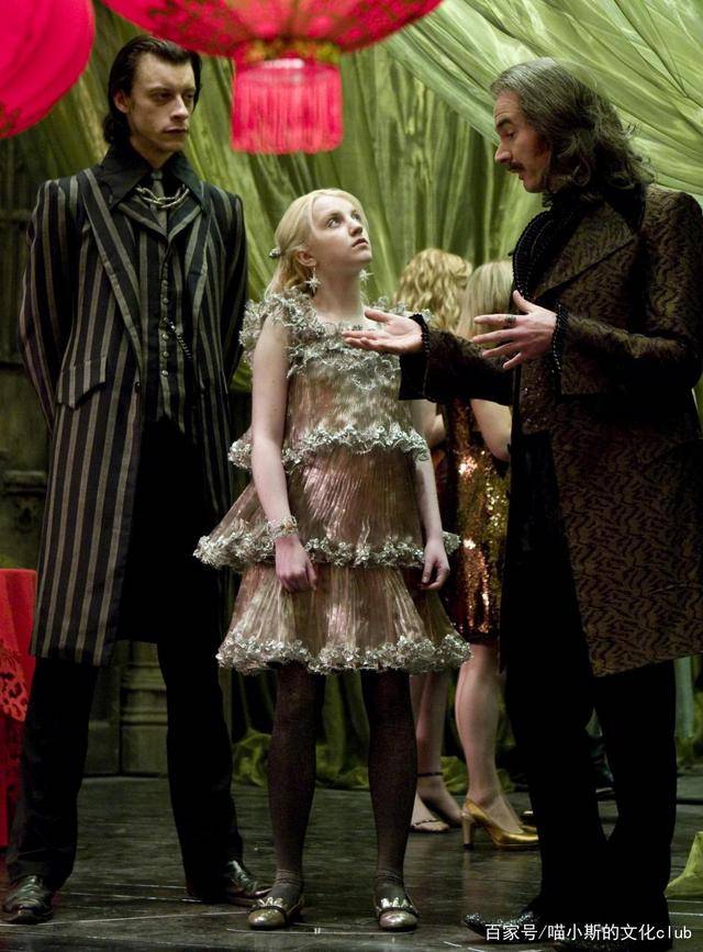 《哈利·波特》：“疯姑娘”卢娜·洛夫古德，魔法界的时尚小达人_耳环_帽子_饰品