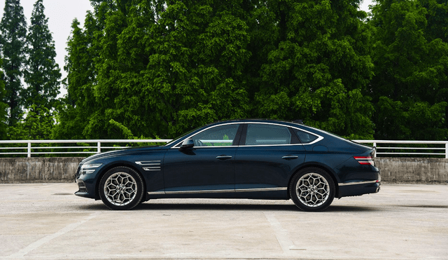 行政豪车再添“猛将”，车标带翅膀气场不输A6L，搭304马力+四驱_搜狐汽车_搜狐网