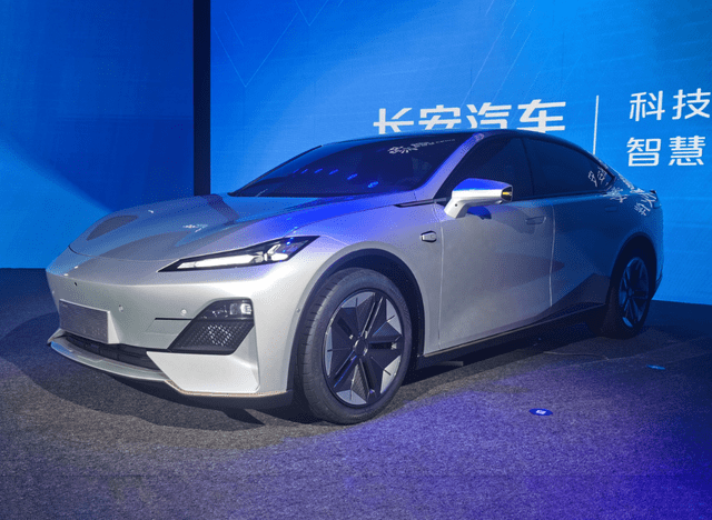 长安出新车像下饺子，UNI-V还没上市，兄弟车型C385就来了_搜狐汽车_搜狐网