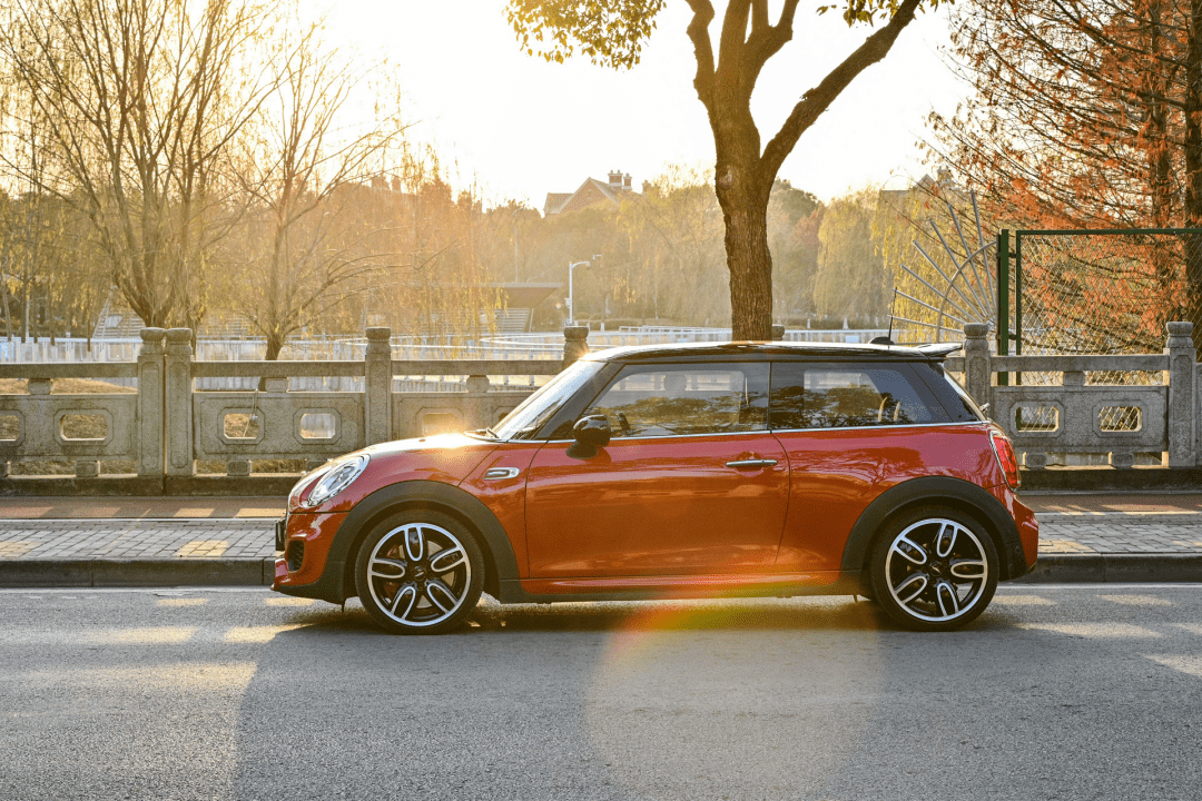 【路试笔记】二手MINI JCW：颜值性能双双在线！_搜狐汽车_搜狐网