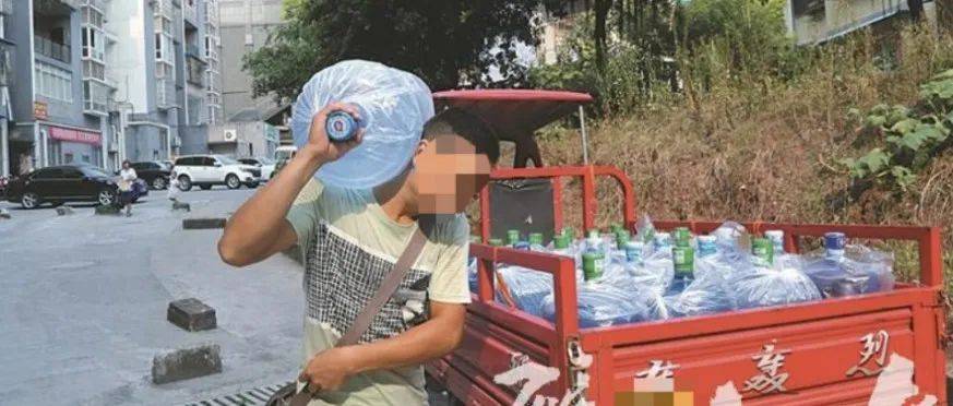 90后女海归在北京做住家保姆,月薪1万5被群嘲:生活面前,谁也别教谁做人 尼莫 孩子 李瑞丰