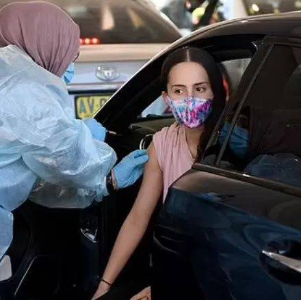 发现 | 新冠疫苗有效性恐4个月内降至0，ATAGI呼吁接种加强针..._澳洲_邮报_Omicron