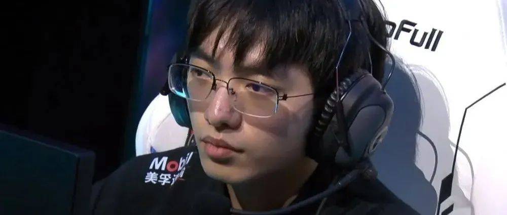 “EDG的BP太过极端”，解说王多多说出问题关键，EDG不应该放锤石_比赛_分析_阵容