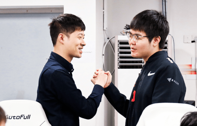 369连续三把酒桶，他太想赢了！_上路_因为_问题