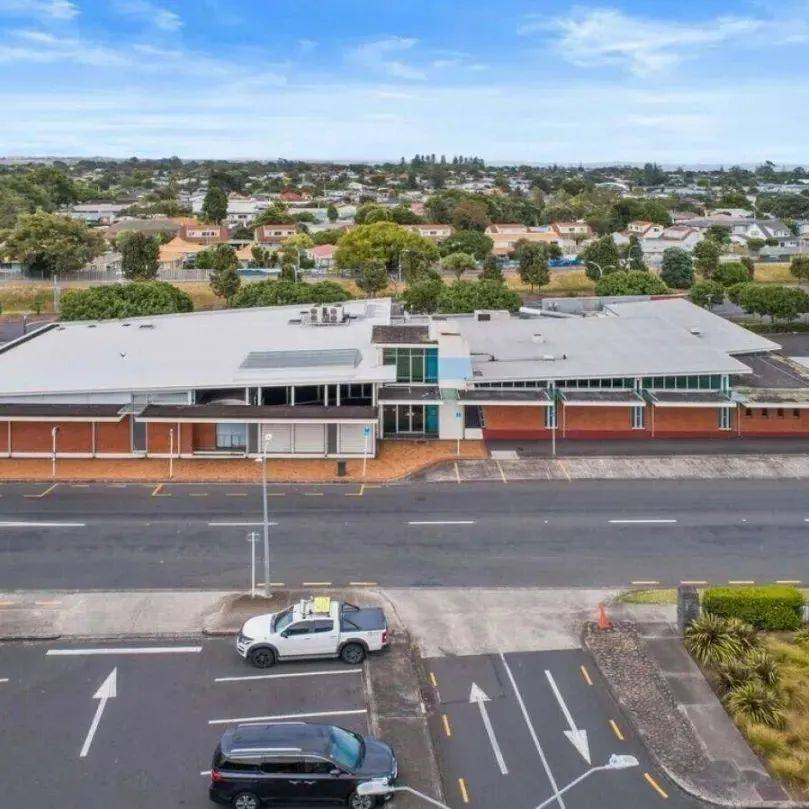 东南区｜Manurewa 黄金地段优质物业 占地3092㎡ 充足停车位 紧邻火车站&繁华配套 稳定的租金收益_Fraser_投资_高达