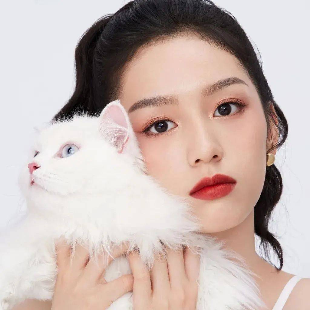 眼妆显脏？底妆卡粉？四季青化妆刷让你拥有无暇底妆！毛宽毛长刷子