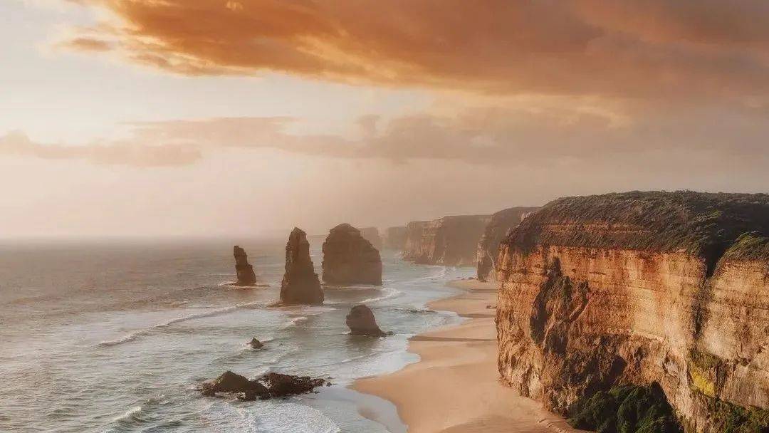 谁能不爱大洋路的光影时刻 就一个词：“美 — 翻 — 了 —”！！ 12 Apostles, VIC Photo: ©fabiooliveira via IG_via_Photo_时刻