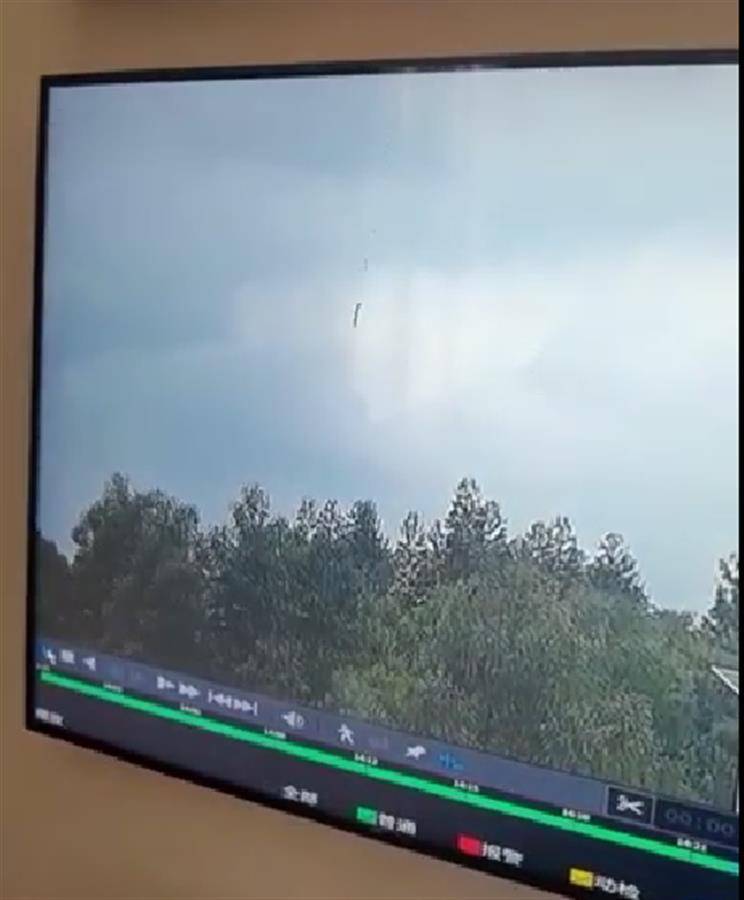 资深飞行教员分析MU5735轨迹：飞机在空中并未解体_客机坠毁详情公布 尚未发现幸存者_林杰_巡航高度