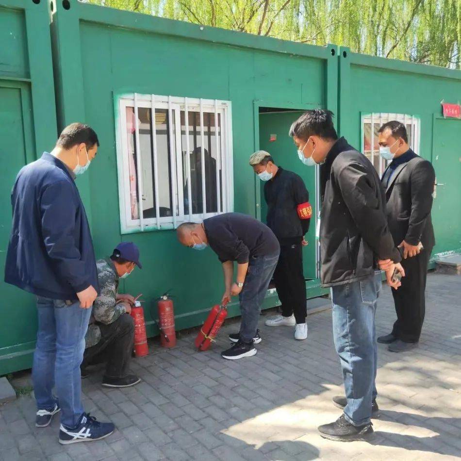区园林服务中心念坛公园管理所开展节前消防安全检查和消防应急演练疏散火灾人员 6029