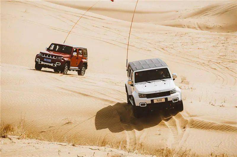 越野不等于油老虎！柴油版BJ40刀锋英雄2.0D+8AT，探索越野的真谛_搜狐汽车_搜狐网