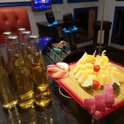 【吾悦广场】￥39.9抢价值158元「韩国KK量贩式KTV」下午场欢唱5小时！158元=全场任意时段欢唱6小时+啤酒_活动_套餐_娱乐