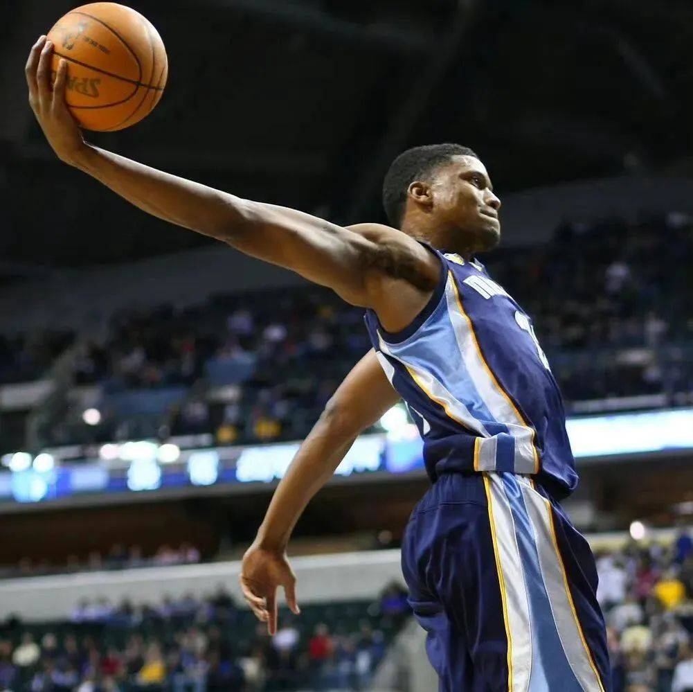 OL2 | 中投108、突扣112、银高难度投篮王：ALL-TIME灰熊盖伊属性、徽章、热区一览_球员_防守篮板_智商