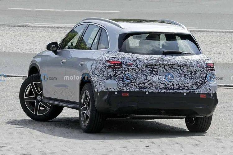 换装M254系列发动机 新一代奔驰GLC谍照曝光_搜狐汽车_搜狐网