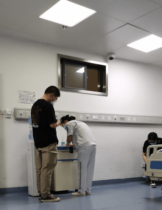 西藏航空TV9833航班追踪：事故原因正在调查中 部分伤员送至重医三院_重庆机场客机起火40余人轻伤_飞机_重医