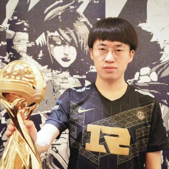 LEC解说：Uzi在很大程度上降低了小虎和小明的成就_选手_Medic_猫猫