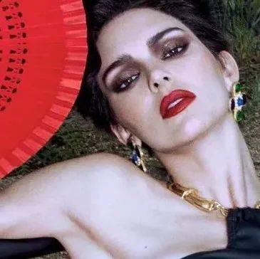 Kendall Jenner - drivers license_signs_封面_stop