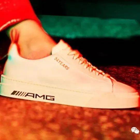 【纪念AMG55周年】Mercedes-AMG庆祝55周年与Santoni合作打造限量鞋款，并且获得FIA认证_工艺_设计_for