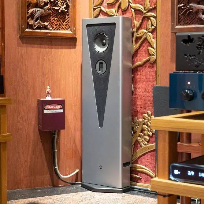 【器材测评】不再有皇帝位，只有满屋子的音乐：JMR EMP Grande落地音箱_Voce_箱体_的设计