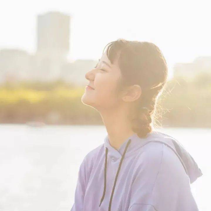 人逢困难时，记住6句话！一生才能周全好