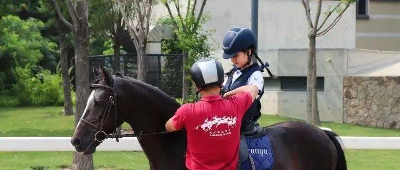 THE PONY CLUB | “我感觉自己就是一匹奔腾的小马！”_夏令营_孩子_Lesson