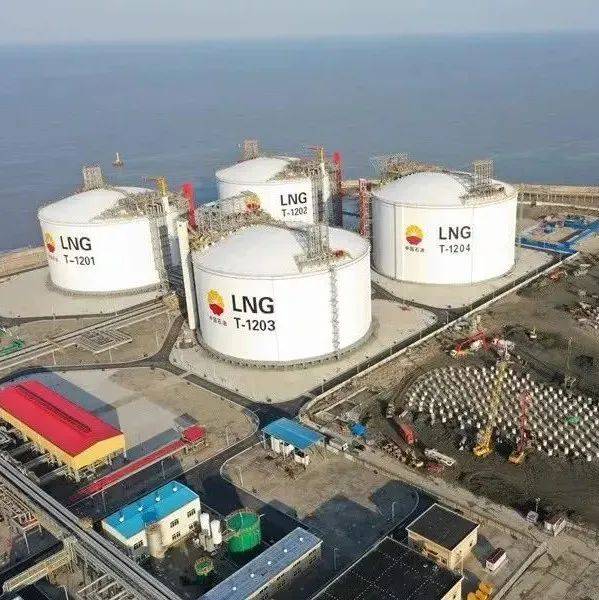为什么说液化天然气（LNG）是最为安全的化石燃料？附LNG储存特点、分类及结构_储罐_超低温_能源