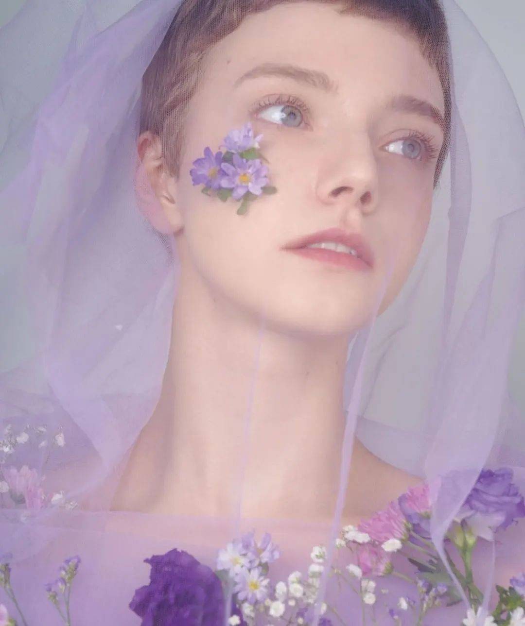 失踪6个月后终于露面，揭开“人间精灵”背后的内幕！_Rike_Chloe_公司