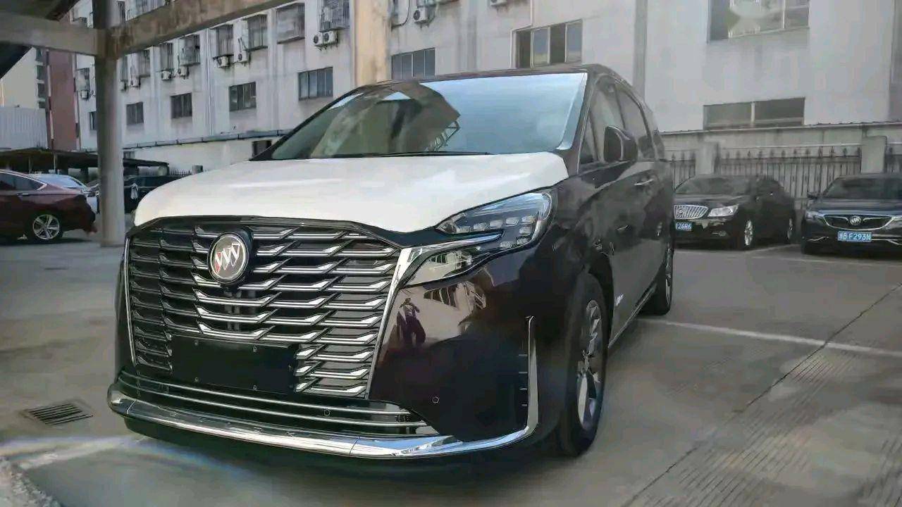 首批新款别克GL8亮相，“大嘴”格栅+电动侧滑门，精致感十足_搜狐汽车_搜狐网
