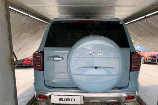 新款北汽BJ60实拍，或售25万，尺寸超越坦克300，威猛大气_搜狐汽车_搜狐网