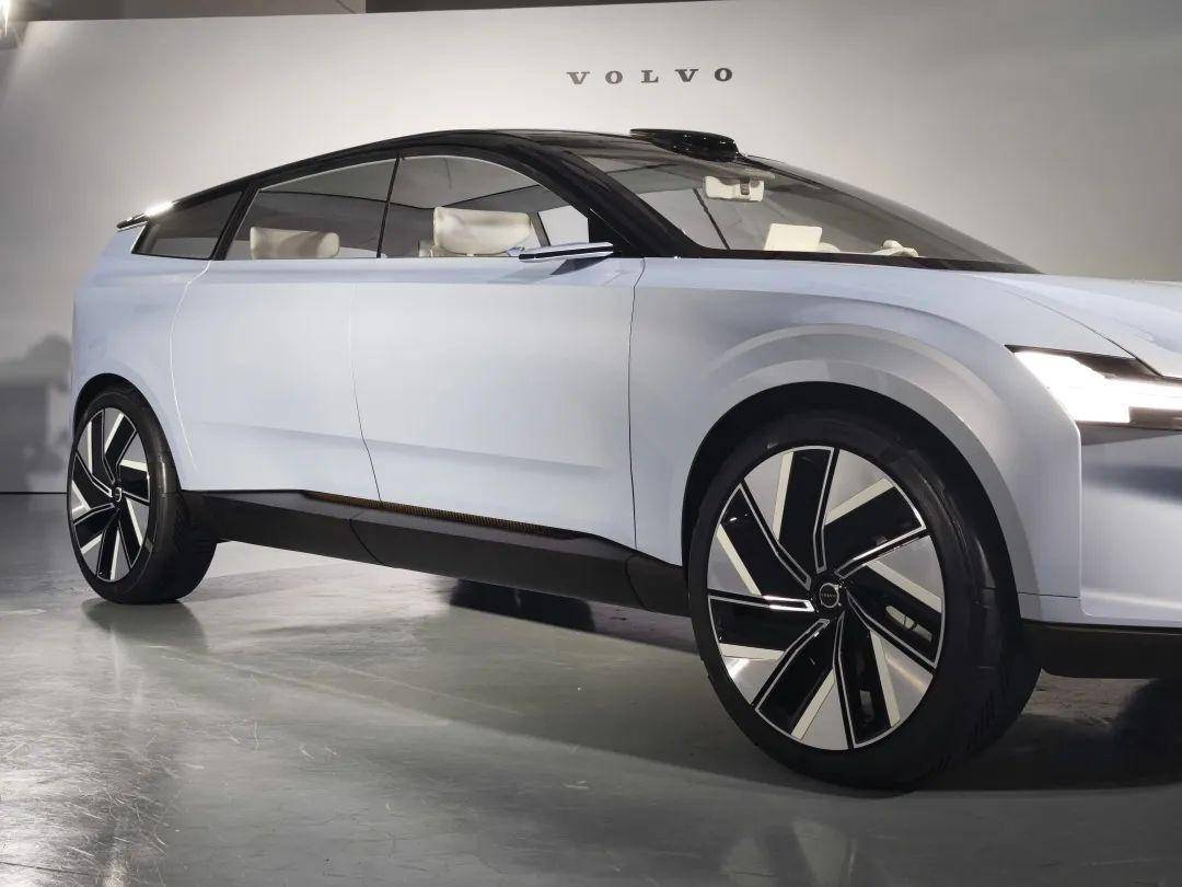 实拍沃尔沃Concept Recharge概念车：纯电旗舰不止于大_搜狐汽车_搜狐网