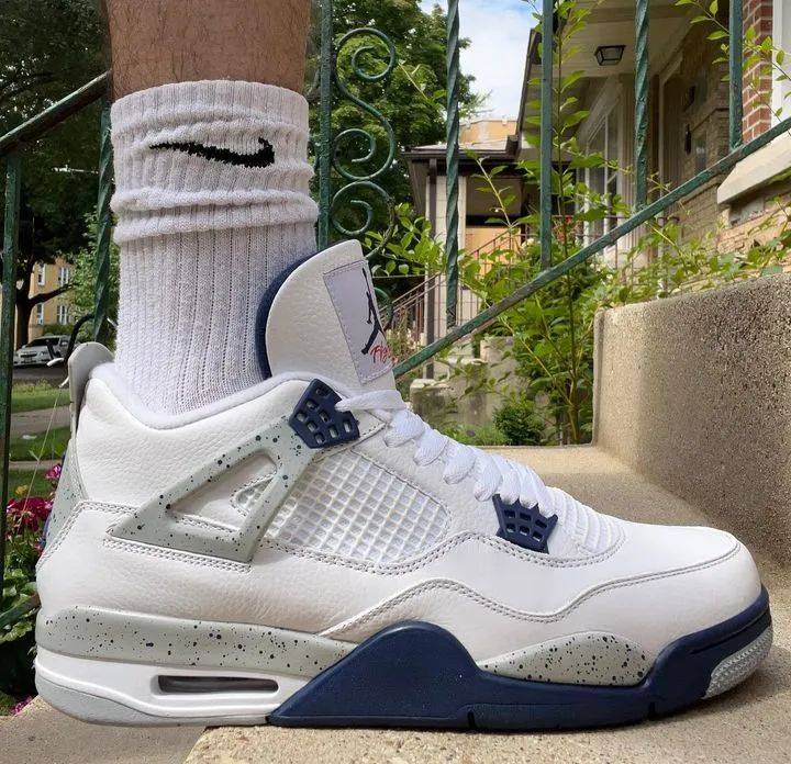 “午夜蓝”也要小鸽一下？AJ4 “Midnight Navy”将延后发售！_Jordan_Yeezy_Supreme