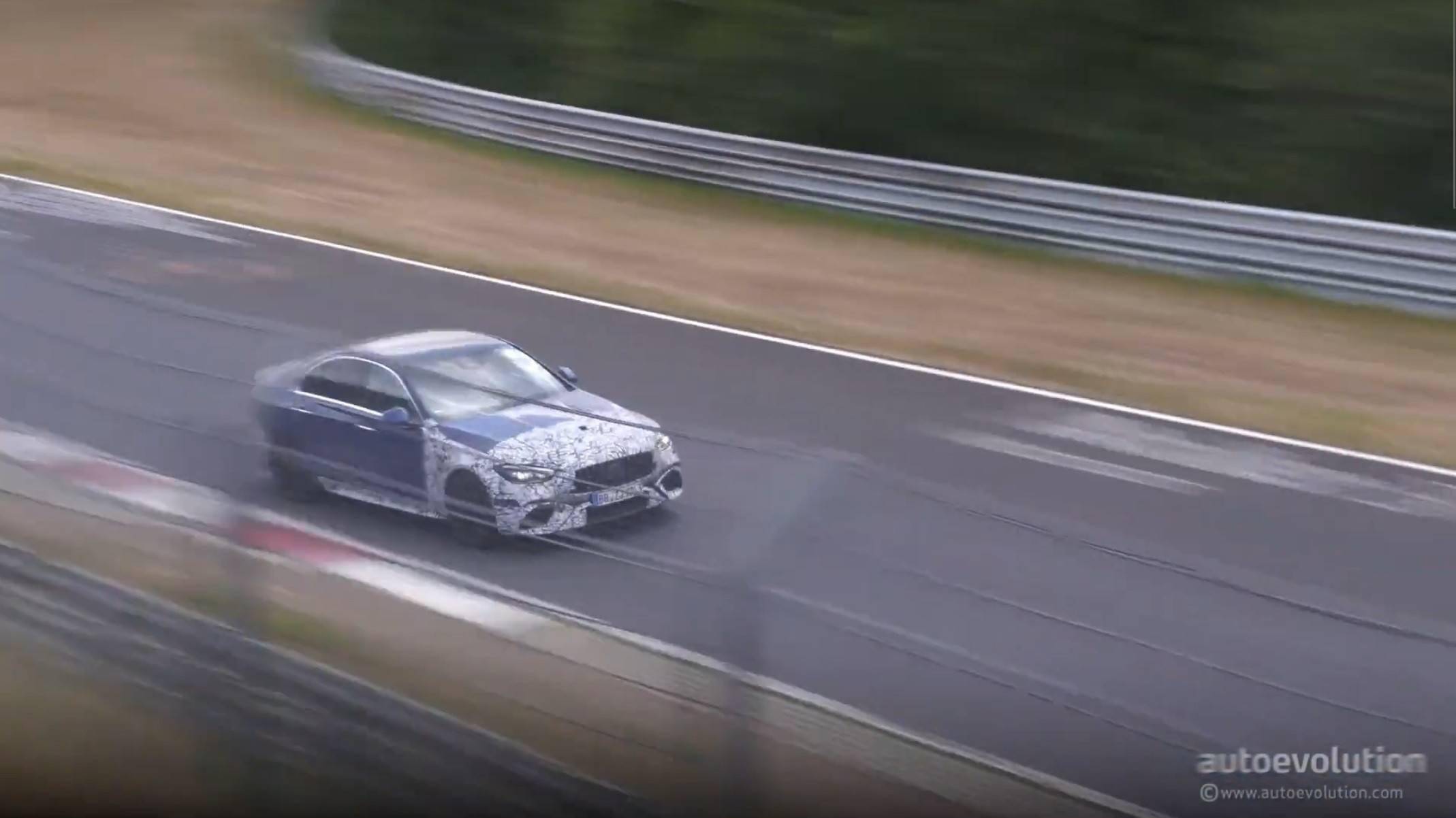 搭2.0T插混系统 全新梅赛德斯-AMG C63最新谍照_搜狐汽车_搜狐网