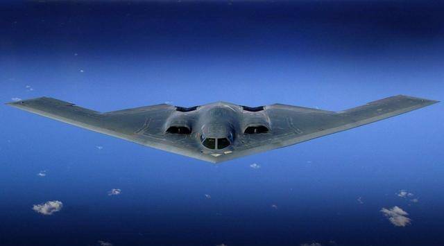 美国B2战略轰炸机到底有多先进？开仓投弹时间，就令多国赶不上_世界_隐身_我国