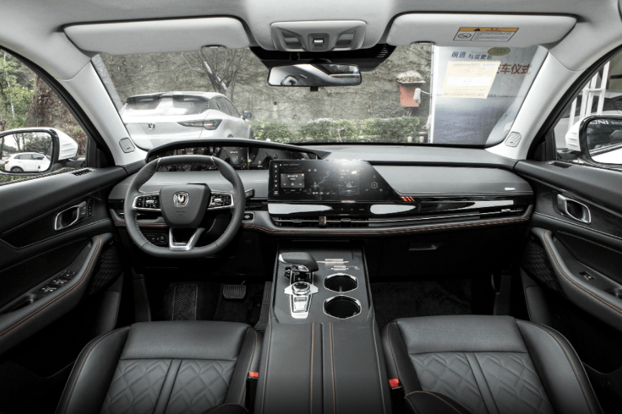 长安终于稳了，全系2.0T配8AT，14.59万起，UNI-K到底多能打？_搜狐汽车_搜狐网