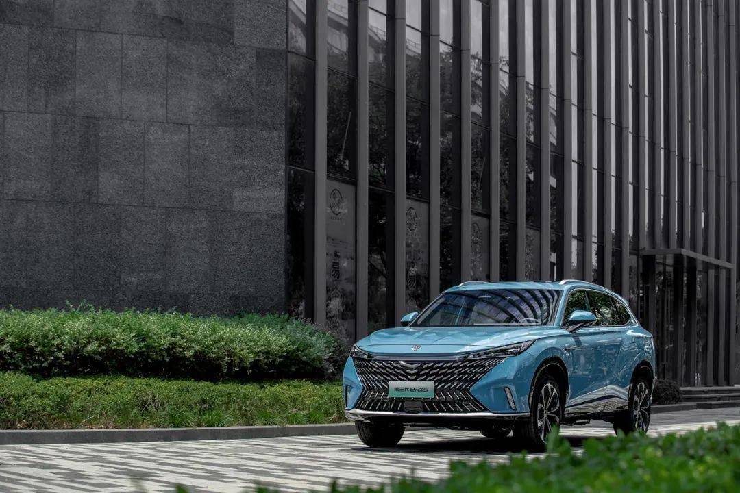 花15万买插混，选全新第三代荣威超混eRX5还是宋PLUS DM-i？_搜狐汽车_搜狐网