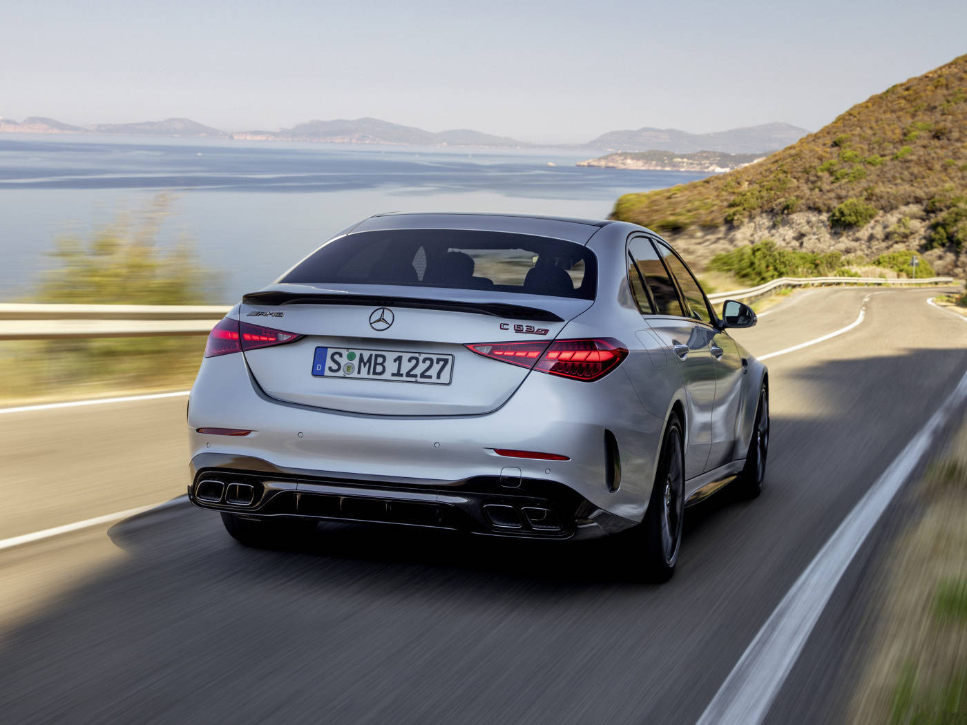 全新梅赛德斯-AMG C 63 S官图发布，搭载2.0T插混动力_搜狐汽车_搜狐网