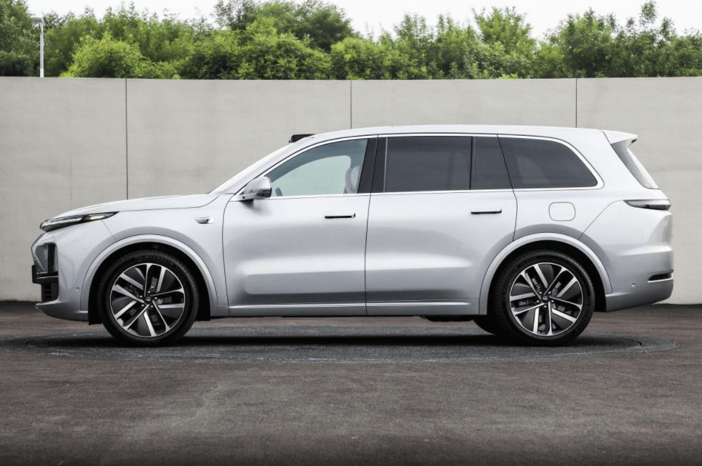 理想L9到底怎么样？车长5218mm，提车半个月，看看真实车主怎么说_搜狐汽车_搜狐网