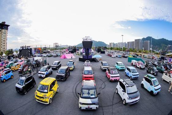 售价9.99万元，五菱宏光MINIEV 敞篷版正式上市_搜狐汽车_搜狐网