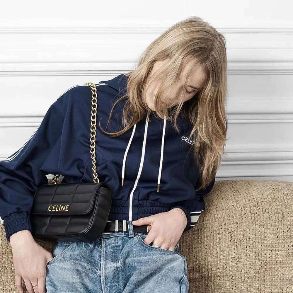 LISA带火的这只包终于发售！CELINE又来收割我的心_专柜_曲线_品牌