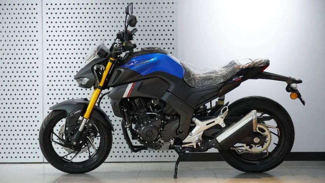 27980元，伪装成运动街车的带妹街车，豪爵XCR300 车型展示_搜狐汽车_搜狐网