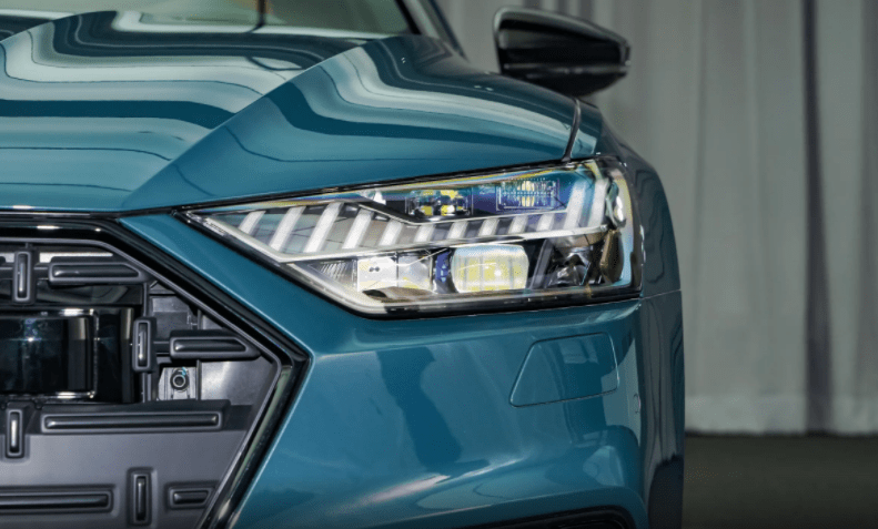 上汽奥迪A7L的激光大灯行车方便，48V轻混系统减少油耗_搜狐汽车_搜狐网