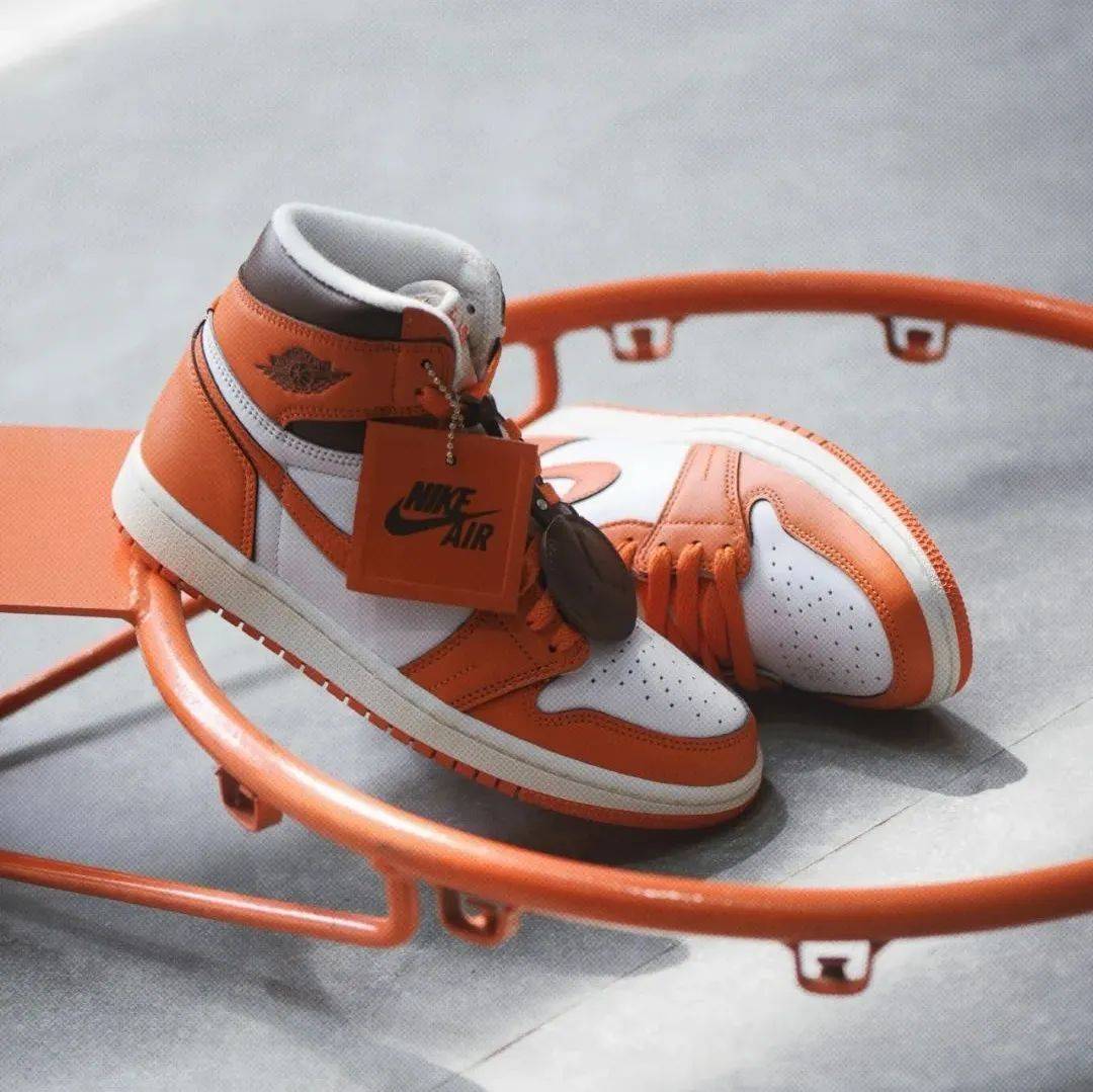 SOAR 限量发售｜WMNS AIR JORDAN 1 RETRO HI OG “STARFISH”_Jordan_白色_皮革