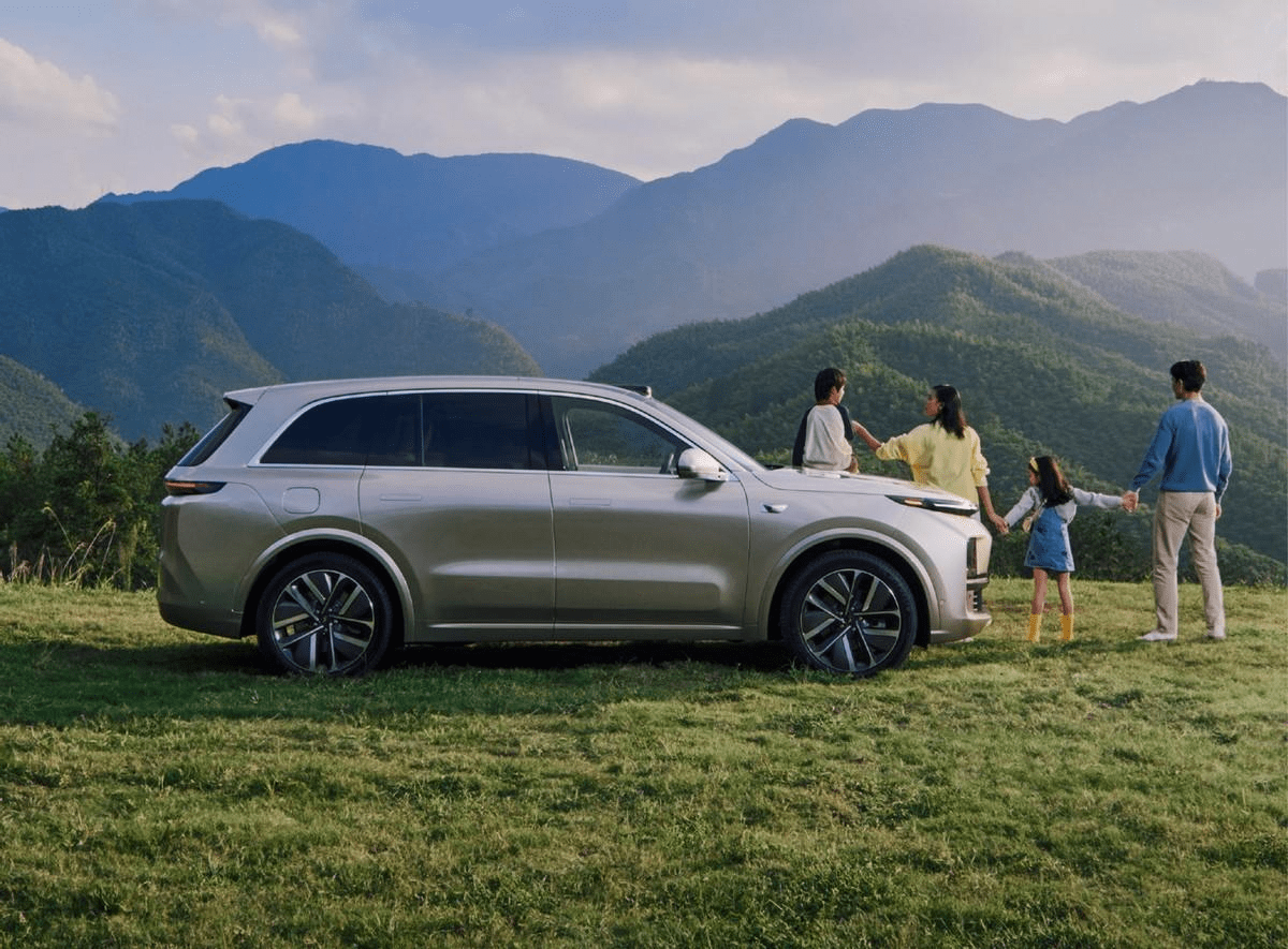 理想L8上市，售价35.98万元起，升级为小号理想L9能否延续爆款？_搜狐汽车_搜狐网