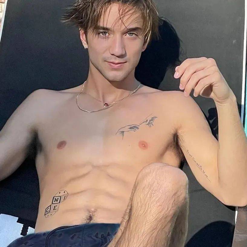 他被公司压榨常年挨饿，如今 Solo 出道成功，惊艳粉丝！_Seavey_Daniel_美国