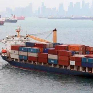 随着运价暴跌，船公司开始拆船！_集装箱船_Mathu_Bhum