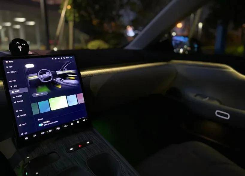 只要开过ET7就不可能再考虑E级和5系了，从此BBA是路人_搜狐汽车_搜狐网