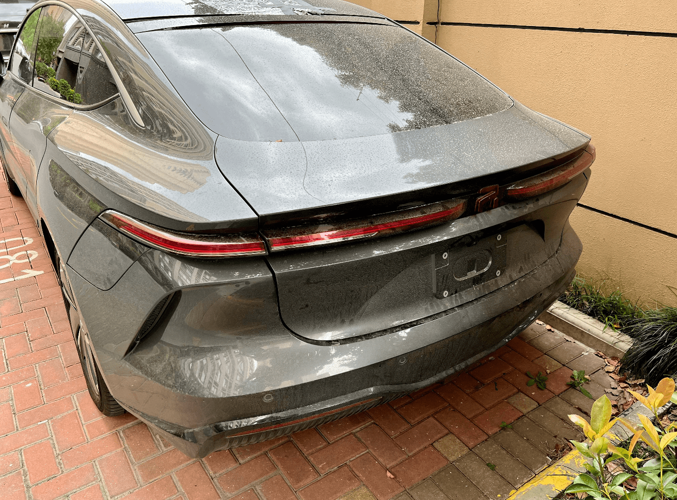 比亚迪汉新对手！飞凡F7现身，车长5米配奔驰同款内饰，续航700km_搜狐汽车_搜狐网