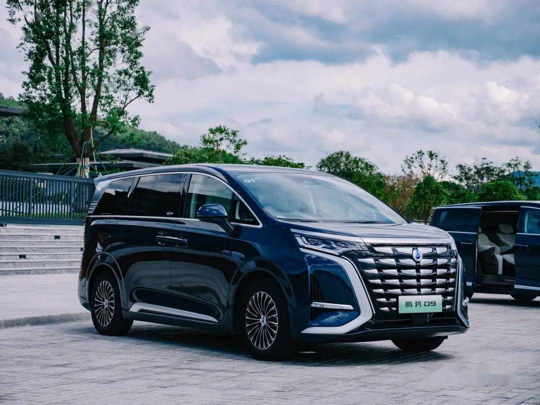 腾势 D9 DM-i 试驾：比亚迪技术，遇上奔驰基因_搜狐汽车_搜狐网
