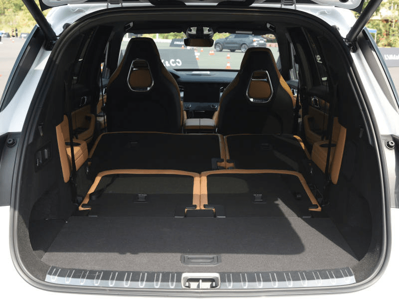 野营？大床房？你能想到的，领克09 EM-P都有！_搜狐汽车_搜狐网