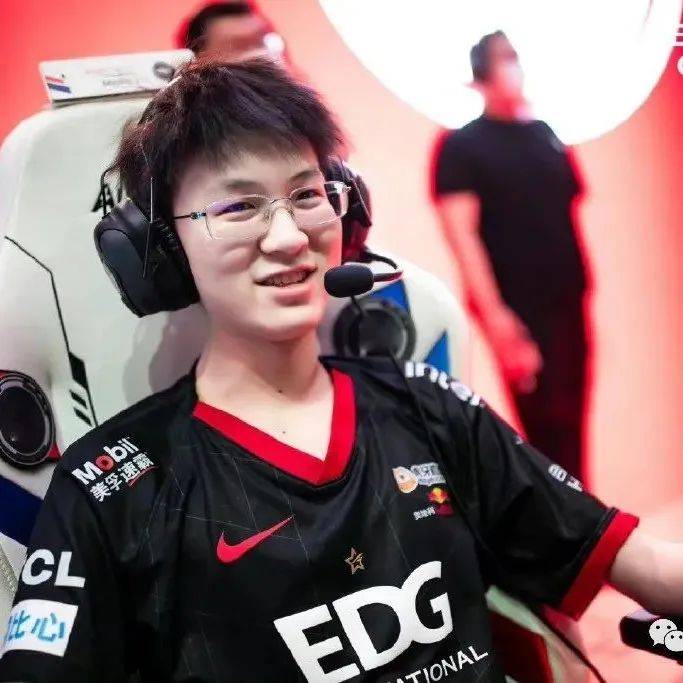 海外网友热议EDG击败C9：为什么还给meiko锤石？他是世界第一辅助_比赛_阿卡丽_评价